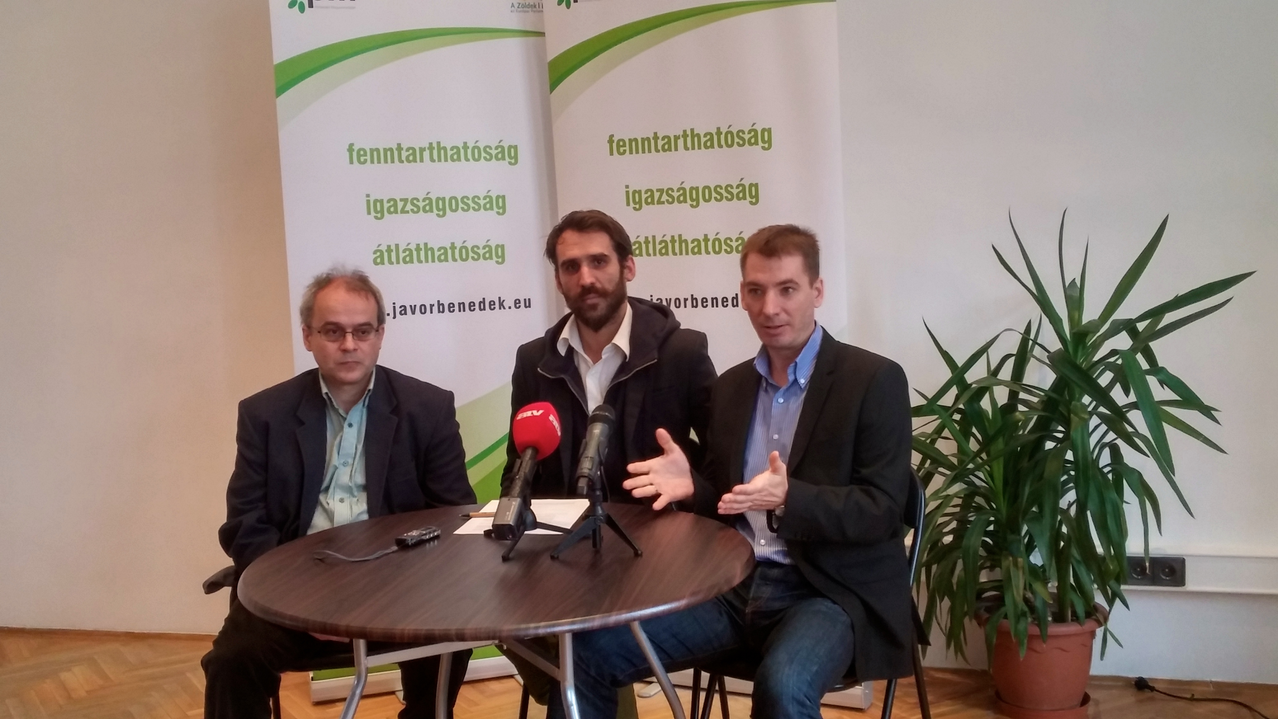 Jávor Benedek, Horváth András és Vágó Gábor petícióval fordul az ... Jávor Benedek, Horváth András és Vágó Gábor petícióval fordul az ...